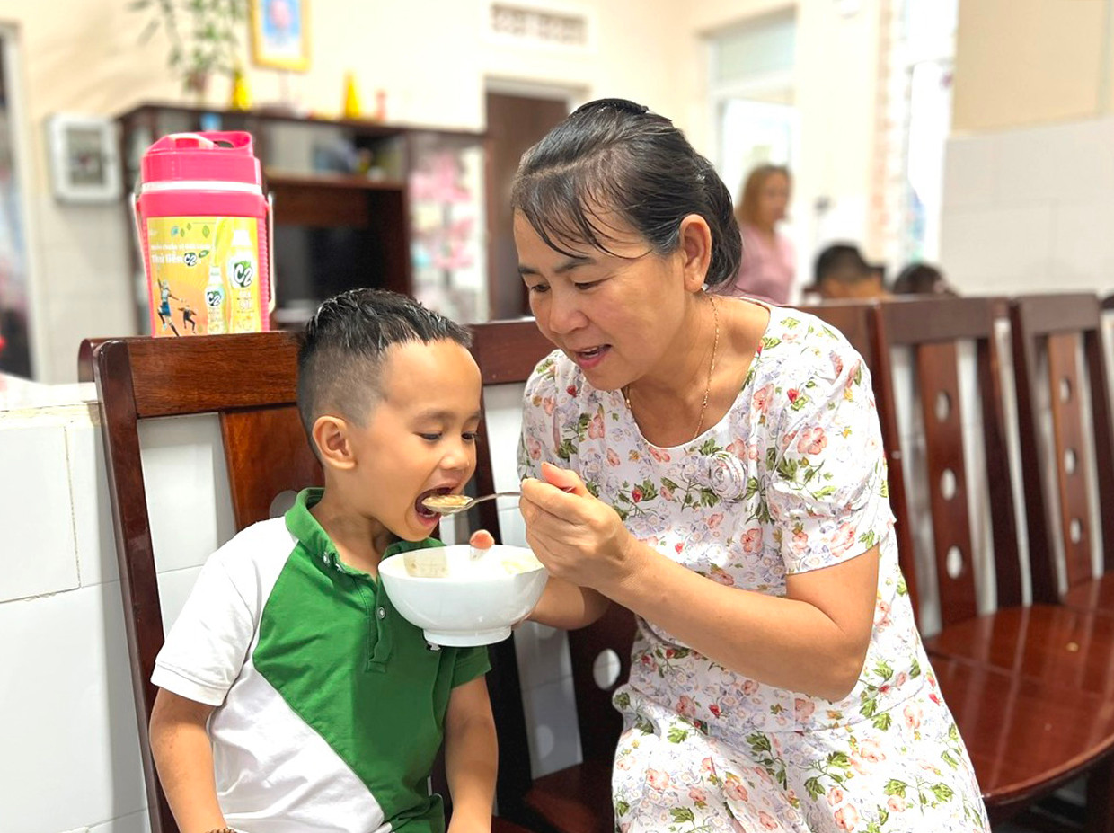 Những người mẹ đặc biệt ở Làng trẻ em SOS Pleiku | Báo Gia Lai điện tử