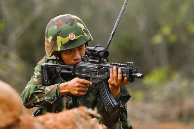 Súng tiểu liên STV: Trang bị mới của Quân đội nhân dân Việt Nam | Báo ...