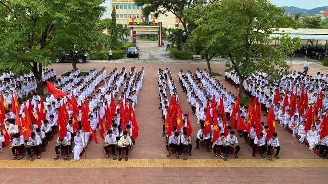 Khai giảng năm học 2025-2026 và kỷ niệm 80 năm Bộ Giáo dục và Đào tạo ...