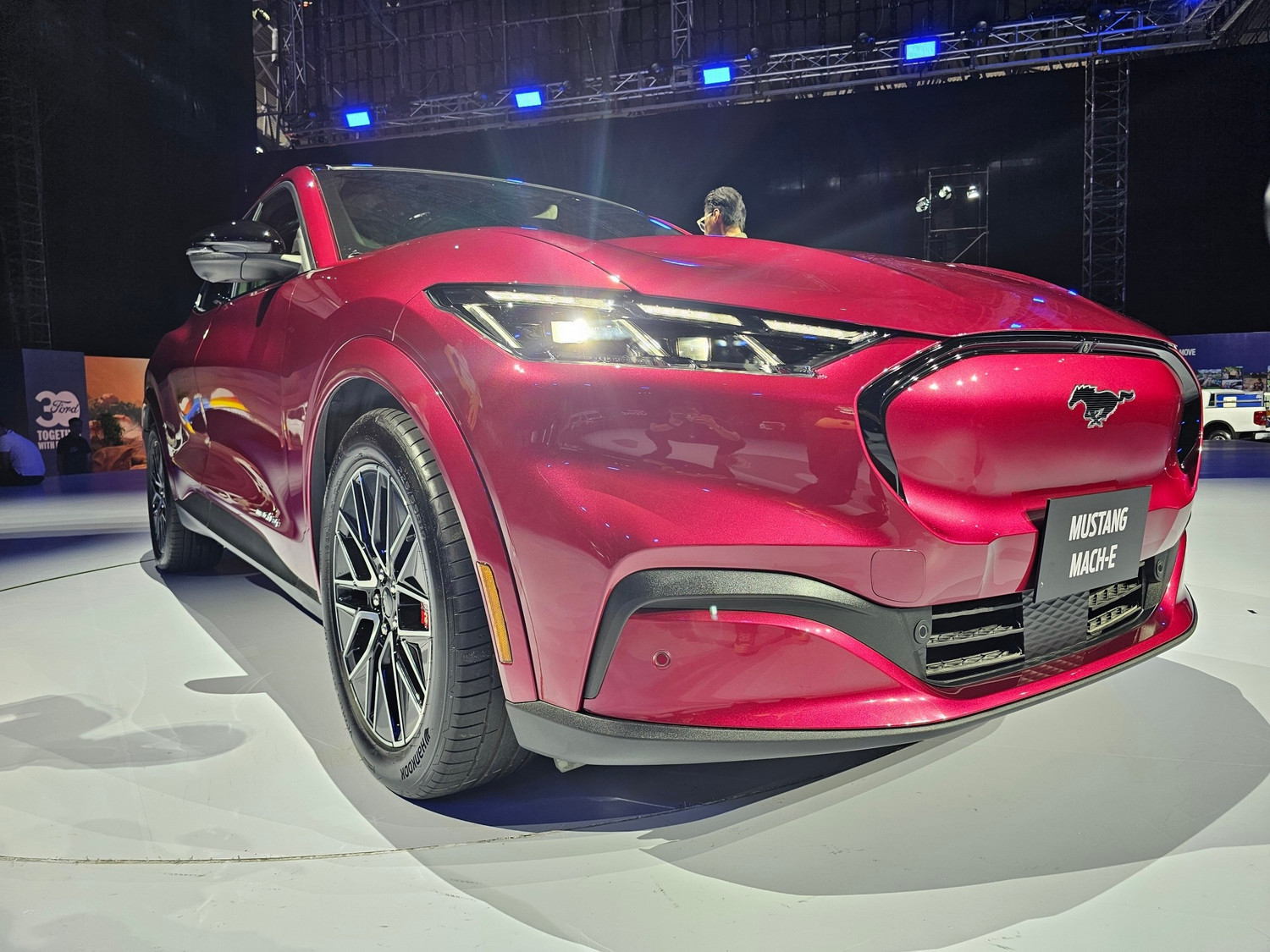 Ford Mustang Mach-E khai phá kỷ nguyên xe điện tại Việt Nam | Báo Gia ...
