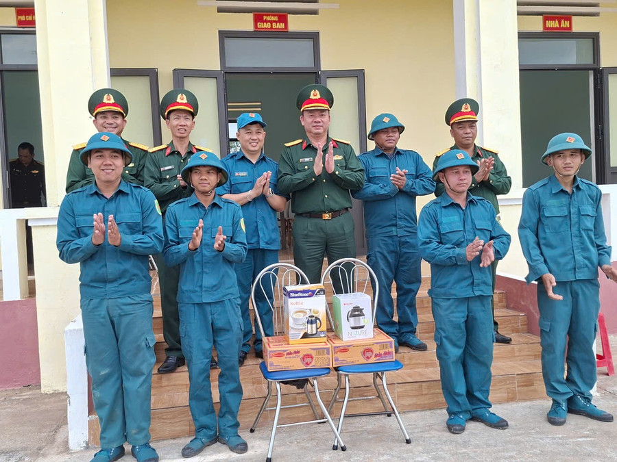 The General Staff of Military Region 5 inspected the permanent militia ...