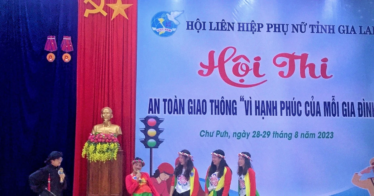 Phụ nữ Chư Pưh xây dựng văn hóa giao thông an toàn | Báo Gia Lai điện tử