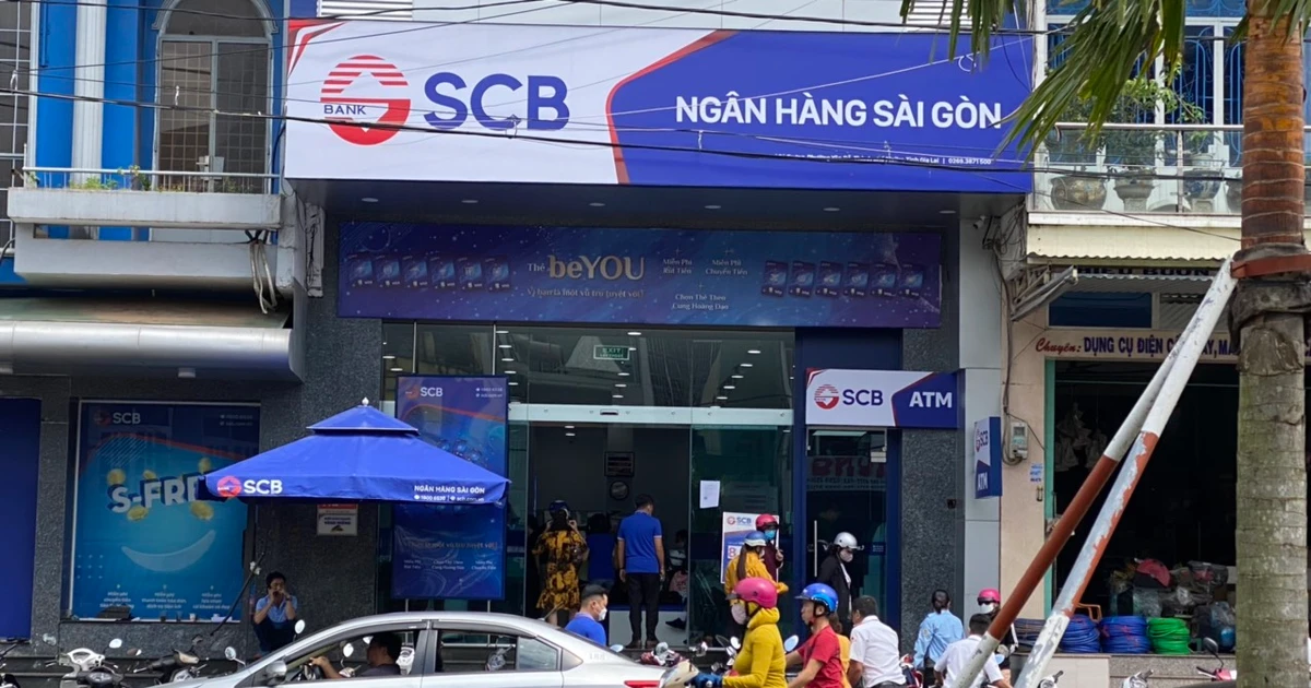 Gia Lai: Người dân ồ ạt rút tiền tại SCB Chi nhánh Gia Lai | Báo Gia Lai điện tử