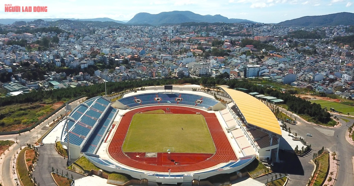 Sân vận động Đà Lạt như thế nào mà "đẹp nhất Tây Nguyên"? | Báo Gia Lai ...