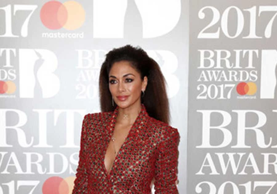 Thời trang nóng bỏng của giám khảo X Factor vừa đến Việt Nam | Báo Gia Lai điện tử