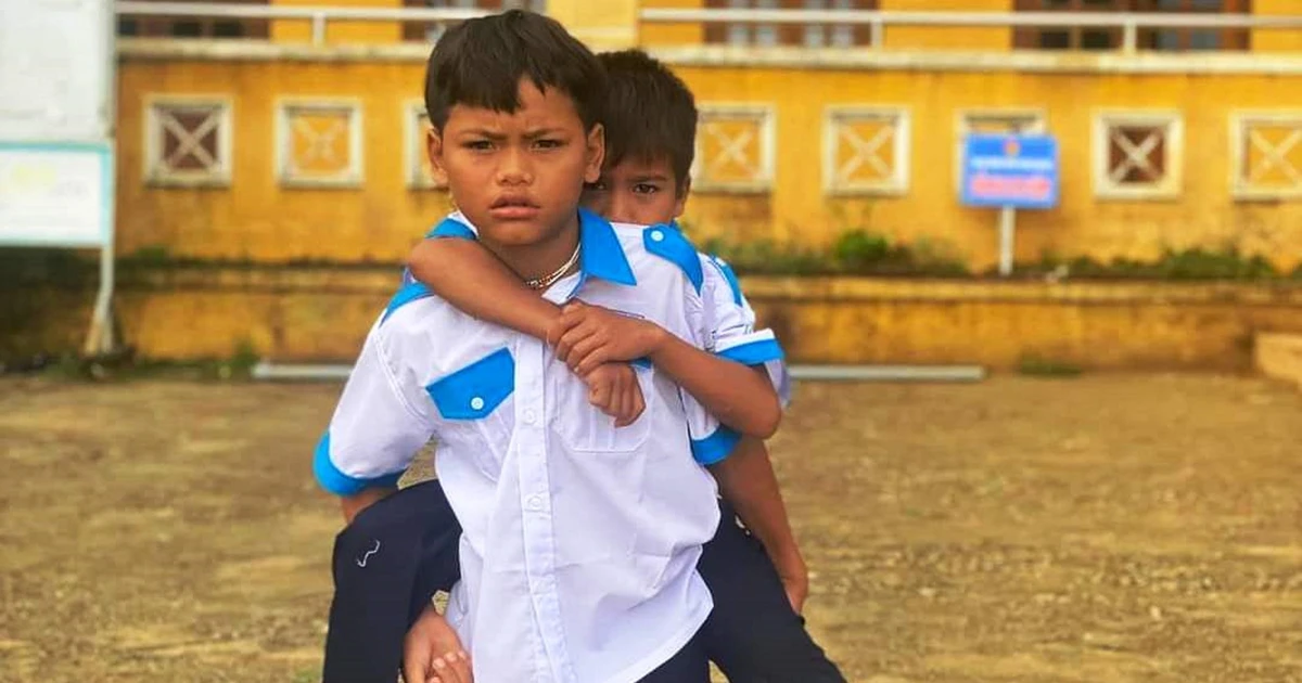 Thay nhau làm 'đôi chân' cho bạn mỗi ngày | Báo Gia Lai điện tử