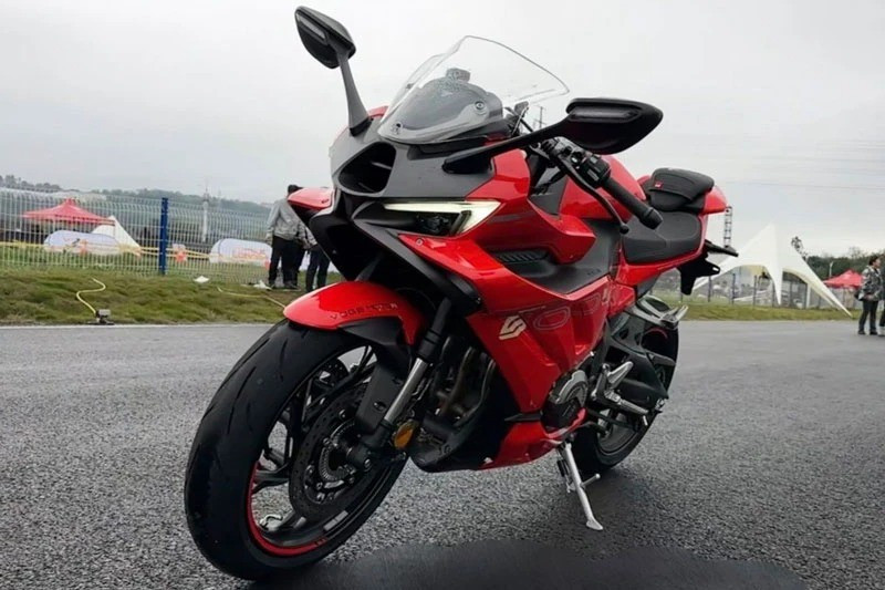 Voge RR500S 2025: Mô tô công nghệ hiện đại, giá hơn 123 triệu đồng ...