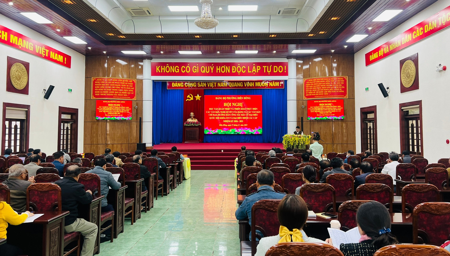 Dien Hong Ward thoroughly grasps and implements the Resolution of the 1st Provincial Party Congress