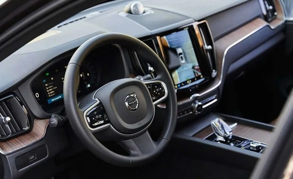 Đón chào năm mới cùng Volvo XC60 Ultra 2025 với giá gần 2,3 tỷ đồng ...